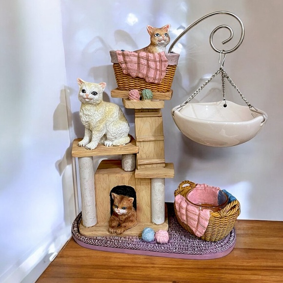 Yankee Candle | Accents | Rare Yankee Candle Mama Cat Kittens On Cat ...